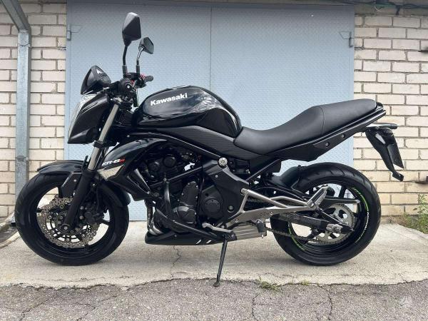 Black Kawasaki ER 2010 in Birstonas, with an engine capacity of 0.65 L and mileage of 32 thousand km for 2999 €, photo 5 on AUTOMOTO.COM.LV