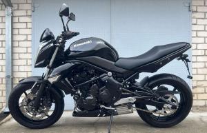 Black Kawasaki ER 2011 in Birstonas, with an engine capacity of 0.65 L and mileage of 23 thousand km for 2950 €, photo 4 on AUTOMOTO.COM.LV