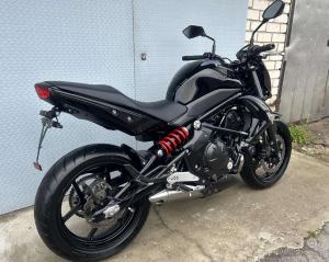 Black Kawasaki ER 2011 in Birstonas, with an engine capacity of 0.65 L and mileage of 23 thousand km for 2950 €, photo 5 on AUTOMOTO.COM.LV