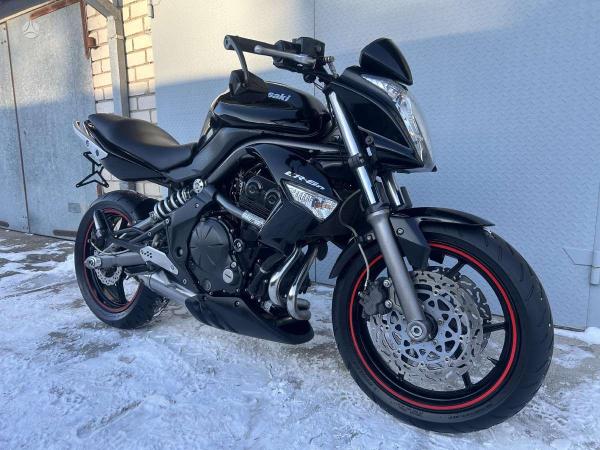 Black Kawasaki ER 2011 in Birstonas, with an engine capacity of 0.65 L and mileage of 32 thousand km for 3150 €, photo 1 on AUTOMOTO.COM.LV