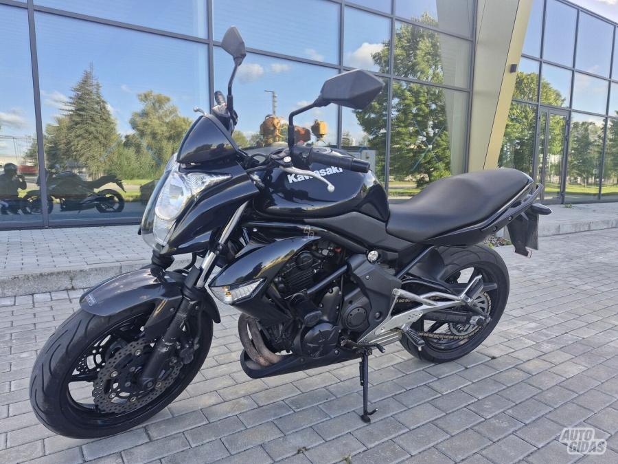 Black Kawasaki ER 2011 in Kaunas, with an engine capacity of 0.65 L and mileage of 46 thousand km for 2700 €, photo 1 on AUTOMOTO.COM.LV