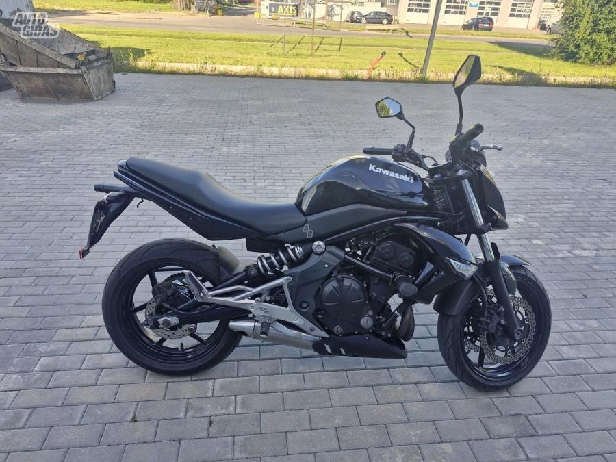 Black Kawasaki ER 2011 in Kaunas, with an engine capacity of 0.65 L and mileage of 46 thousand km for 2700 €, photo 3 on AUTOMOTO.COM.LV