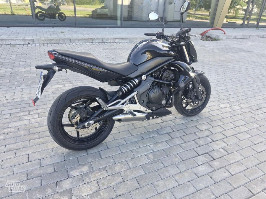 Black Kawasaki ER 2011 in Kaunas, with an engine capacity of 0.65 L and mileage of 46 thousand km for 2700 €, photo 8 on AUTOMOTO.COM.LV