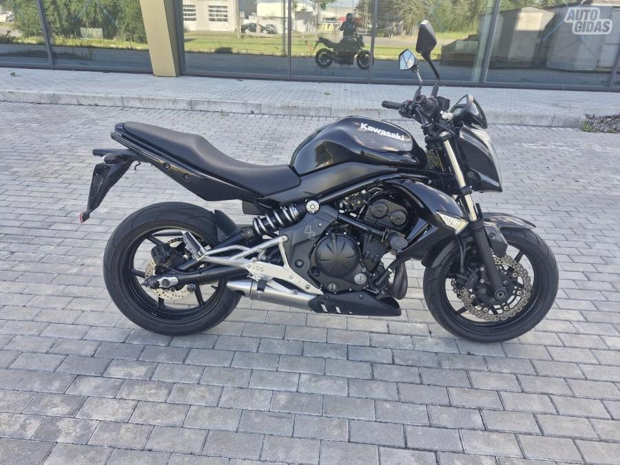 Black Kawasaki ER 2011 in Kaunas, with an engine capacity of 0.65 L and mileage of 46 thousand km for 2700 €, photo 9 on AUTOMOTO.COM.LV