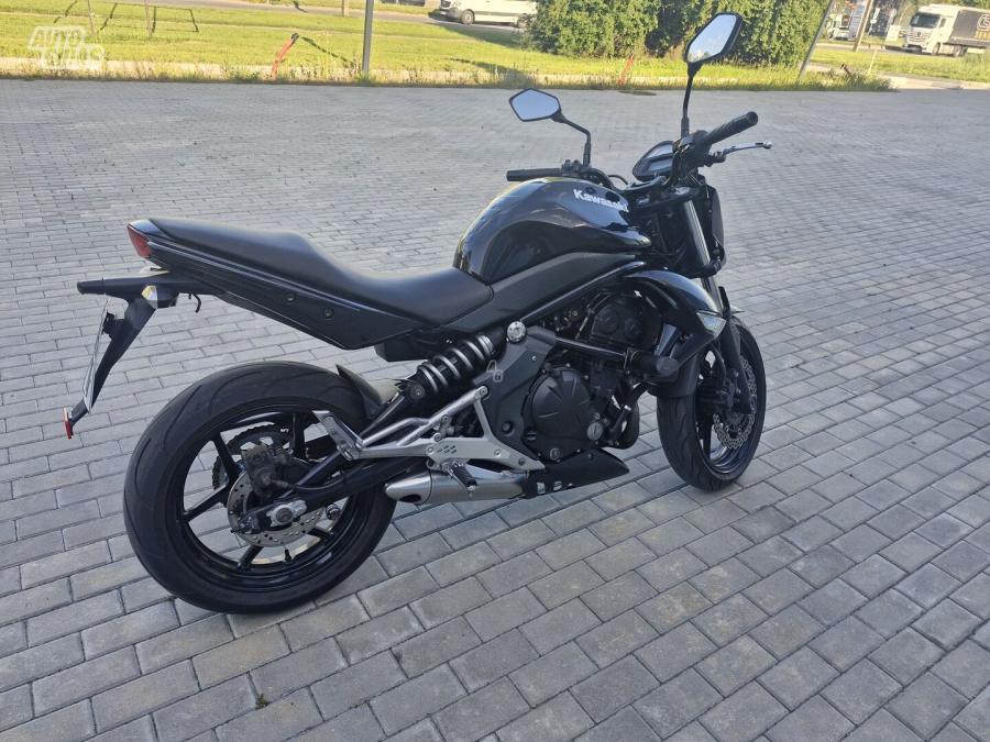 Black Kawasaki ER 2011 in Kaunas, with an engine capacity of 0.65 L and mileage of 46 thousand km for 2700 €, photo 10 on AUTOMOTO.COM.LV
