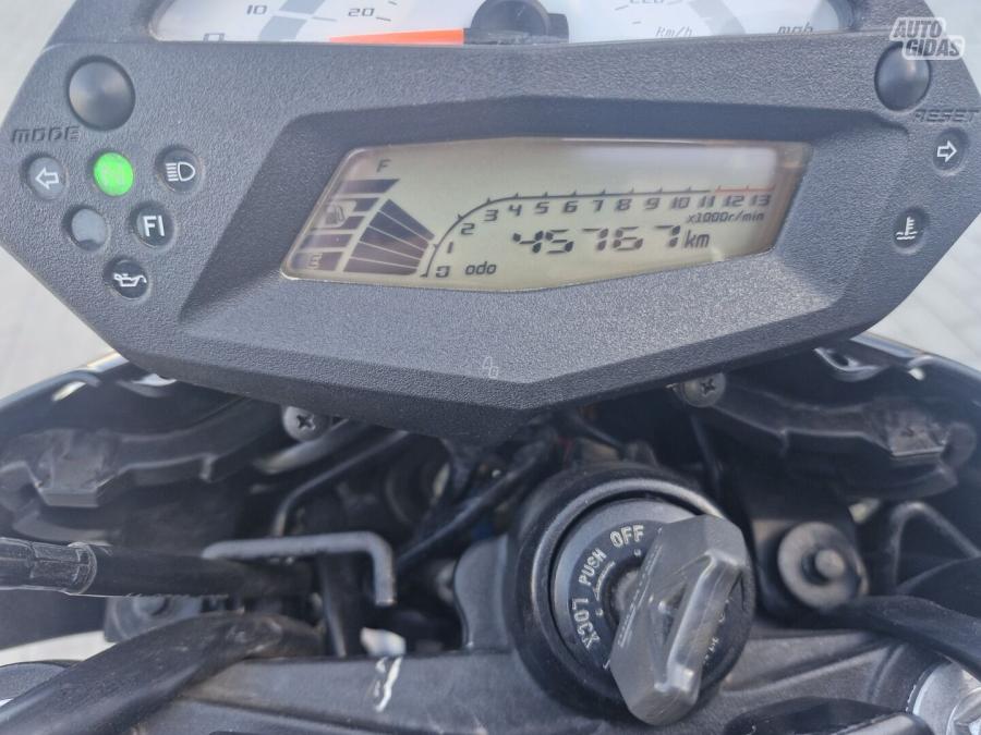 Black Kawasaki ER 2011 in Kaunas, with an engine capacity of 0.65 L and mileage of 46 thousand km for 2700 €, photo 14 on AUTOMOTO.COM.LV