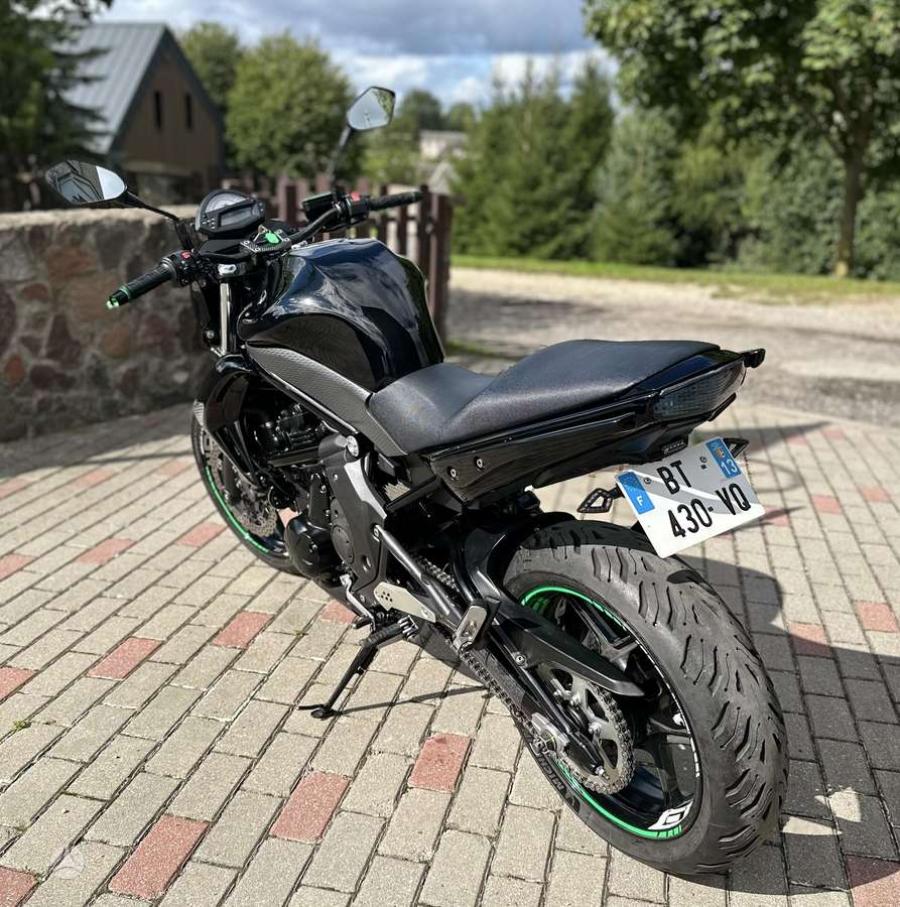 Melns Kawasaki ER 2011 Telšiai, ar dzinēja tilpumu 0.65 L un nobraukumu 42 tūkst. km par 2550 €, foto 7 vietnē AUTOMOTO.COM.LV
