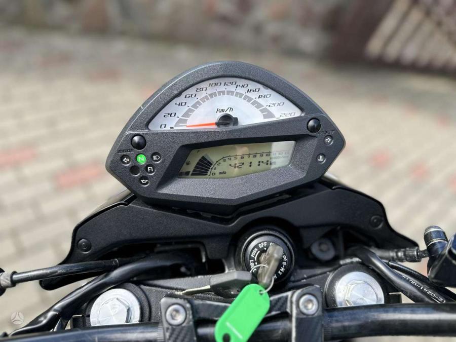 Melns Kawasaki ER 2011 Telšiai, ar dzinēja tilpumu 0.65 L un nobraukumu 42 tūkst. km par 2550 €, foto 10 vietnē AUTOMOTO.COM.LV