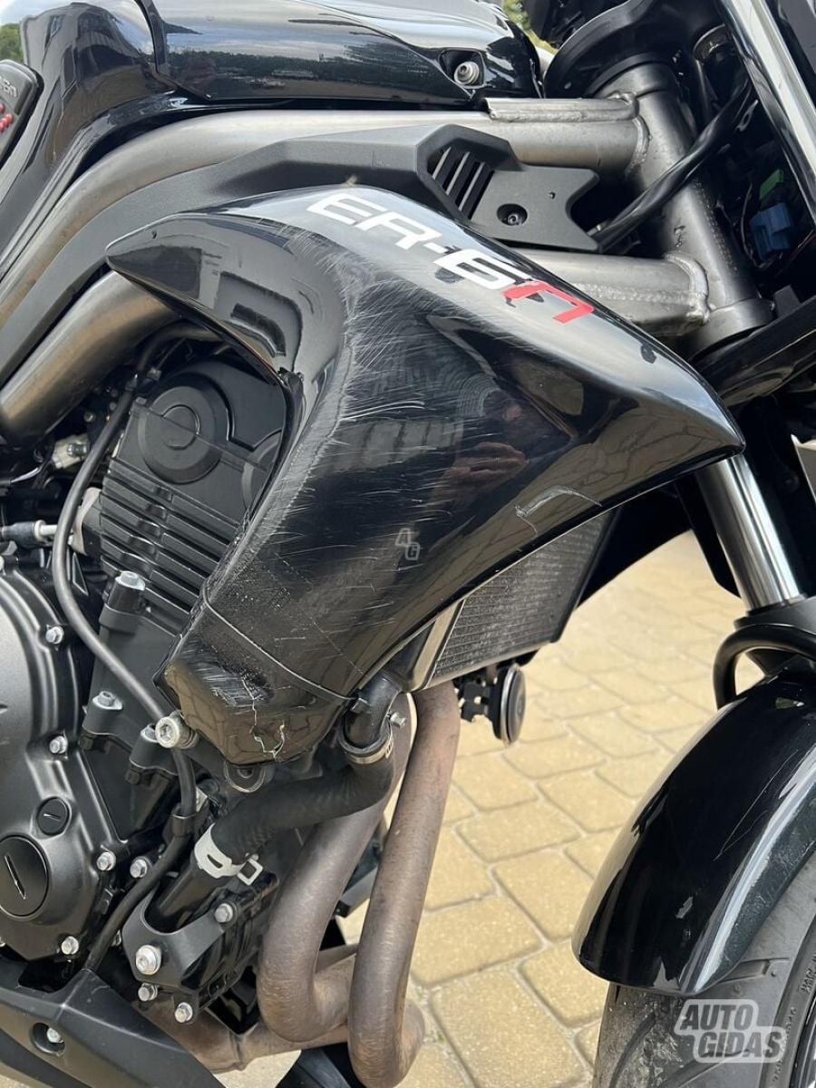 Black Kawasaki ER 2012 in Vilnius, with an engine capacity of 0.65 L and mileage of 61 thousand km for 2700 €, photo 5 on AUTOMOTO.COM.LV