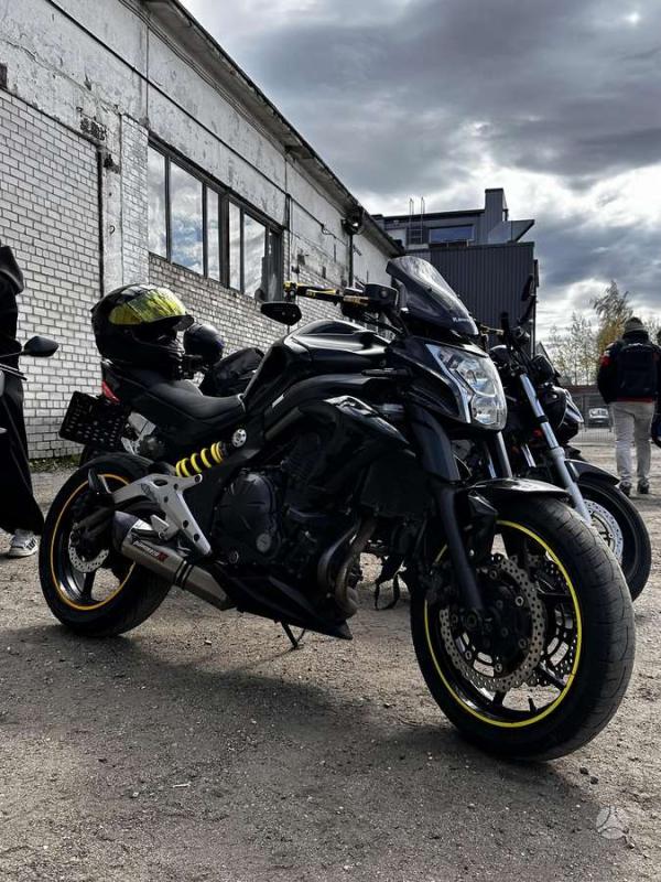 Black Kawasaki ER 2012 in Vilnius, with an engine capacity of 0.65 L and mileage of 35 thousand km for 3400 €, photo 4 on AUTOMOTO.COM.LV