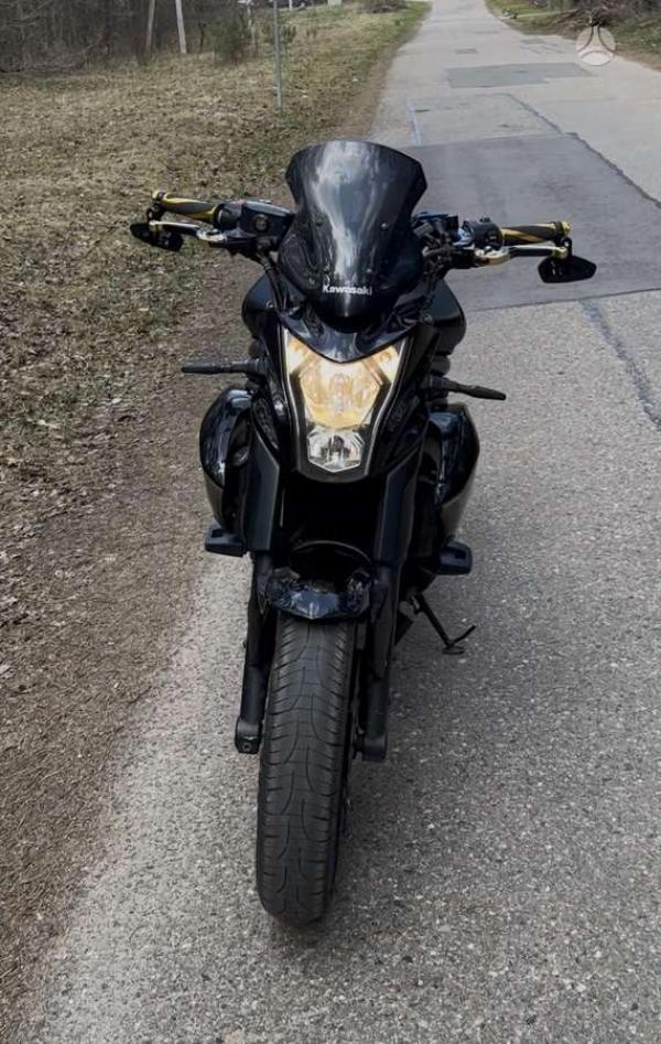 Black Kawasaki ER 2012 in Vilnius, with an engine capacity of 0.65 L and mileage of 35 thousand km for 3400 €, photo 5 on AUTOMOTO.COM.LV