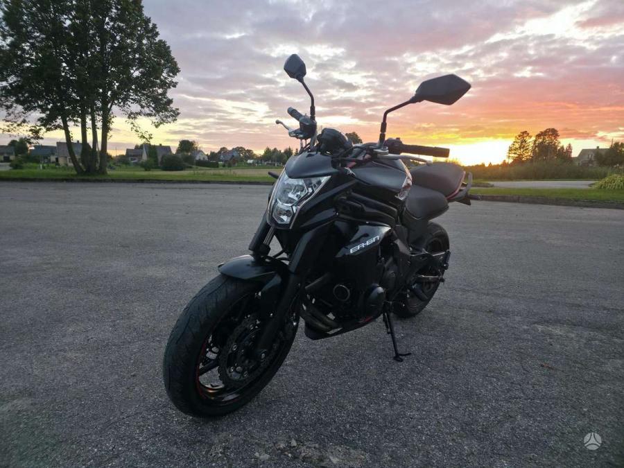 Melns Kawasaki ER 2012 Šauļi, ar dzinēja tilpumu 0.65 L un nobraukumu 19 tūkst. km par 2100 €, foto 4 vietnē AUTOMOTO.COM.LV