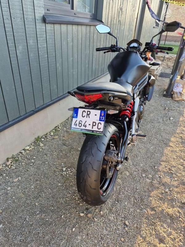 Black Kawasaki ER 2013 in Siauliai, with an engine capacity of 0.65 L and mileage of 34 thousand km for 3150 €, photo 8 on AUTOMOTO.COM.LV