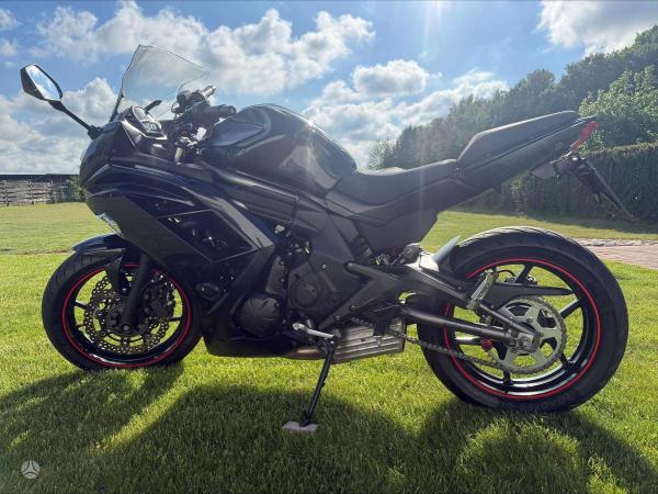Black Kawasaki ER 2013 in Klaipeda, with an engine capacity of 0.65 L and mileage of 24 thousand km for 3900 €, photo 1 on AUTOMOTO.COM.LV