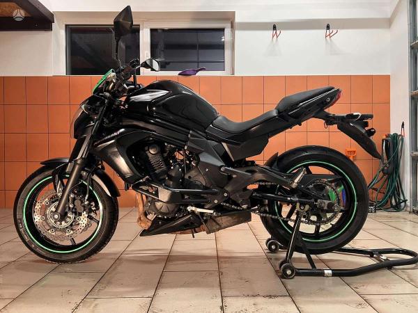 Black Kawasaki ER 2014 in Vilnius, with an engine capacity of 0.65 L and mileage of 42 thousand km for 3400 €, photo 1 on AUTOMOTO.COM.LV