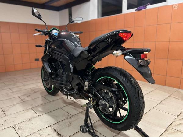 Black Kawasaki ER 2014 in Vilnius, with an engine capacity of 0.65 L and mileage of 42 thousand km for 3400 €, photo 3 on AUTOMOTO.COM.LV