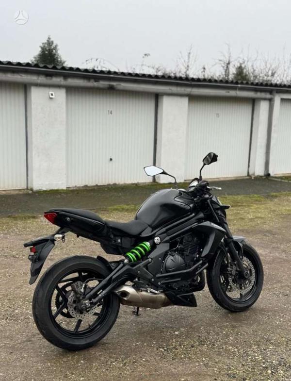 Black Kawasaki ER 2014 in Vilkaviskis, with an engine capacity of 0.65 L and mileage of 23 thousand km for 2800 €, photo 3 on AUTOMOTO.COM.LV