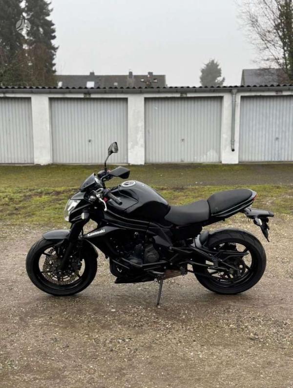 Black Kawasaki ER 2014 in Vilkaviskis, with an engine capacity of 0.65 L and mileage of 23 thousand km for 2800 €, photo 4 on AUTOMOTO.COM.LV