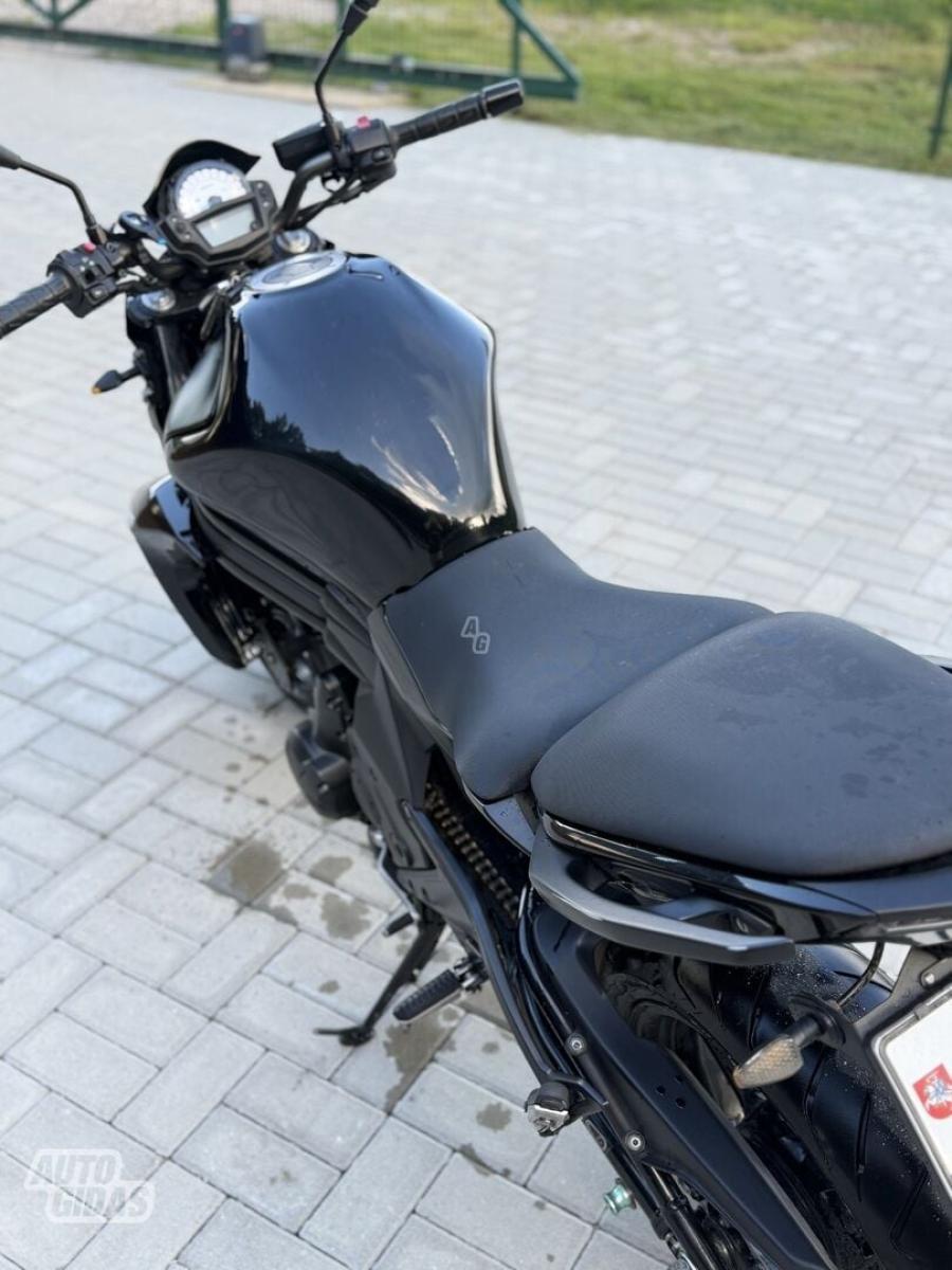 Melns Kawasaki ER 2014 Tauragė, ar dzinēja tilpumu 0.65 L un nobraukumu 32 tūkst. km par 3400 €, foto 8 vietnē AUTOMOTO.COM.LV