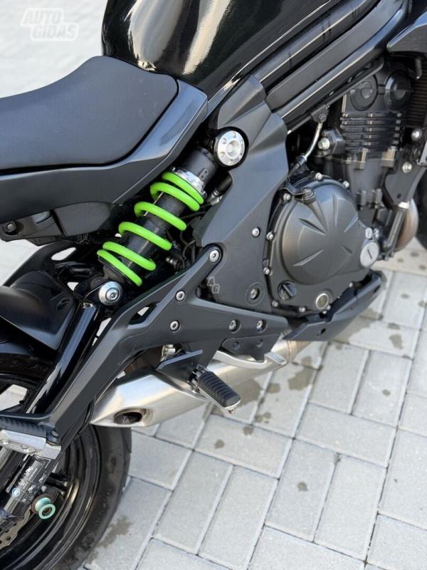 Black Kawasaki ER 2014 in Taurage, with an engine capacity of 0.65 L and mileage of 32 thousand km for 3400 €, photo 9 on AUTOMOTO.COM.LV