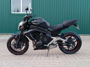 Black Kawasaki ER 2014 in Telschi, with an engine capacity of 0.65 L and mileage of 44 thousand km for 2980 €, photo 5 on AUTOMOTO.COM.LV