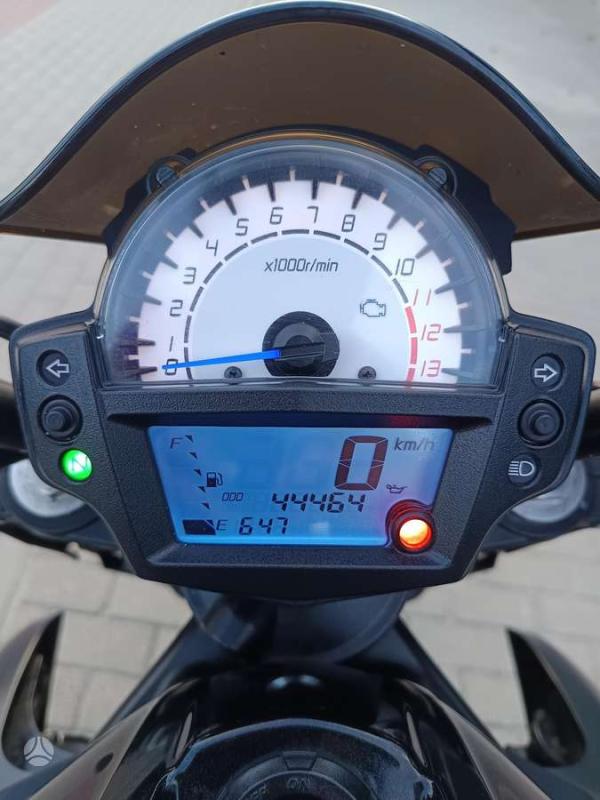 Black Kawasaki ER 2014 in Telschi, with an engine capacity of 0.65 L and mileage of 44 thousand km for 2980 €, photo 8 on AUTOMOTO.COM.LV