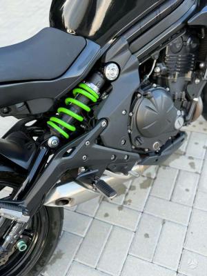 Black Kawasaki ER 2014 in Taurage, with an engine capacity of 0.65 L and mileage of 32 thousand km for 3200 €, photo 9 on AUTOMOTO.COM.LV