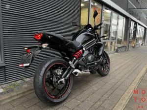 Black Kawasaki ER 2015 in Riga, with an engine capacity of 0.65 L and mileage of 30 thousand km for 3699 €, photo 4 on AUTOMOTO.COM.LV