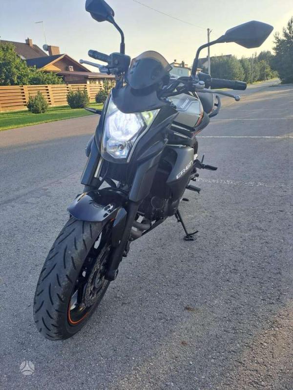 Melns Kawasaki ER 2016 Panevēža, ar dzinēja tilpumu 0.65 L un nobraukumu 46 tūkst. km par 3500 €, foto 2 vietnē AUTOMOTO.COM.LV