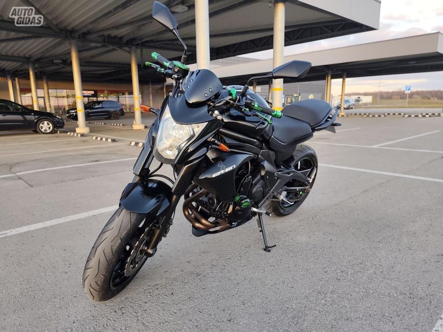 Black Kawasaki ER 2016 in Siauliai, with an engine capacity of 0.65 L and mileage of 32 thousand km for 3200 €, photo 1 on AUTOMOTO.COM.LV