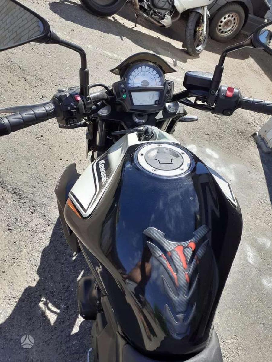 Black Kawasaki ER 2016 in Panevezys, with an engine capacity of 0.65 L and mileage of 45 thousand km for 3550 €, photo 12 on AUTOMOTO.COM.LV