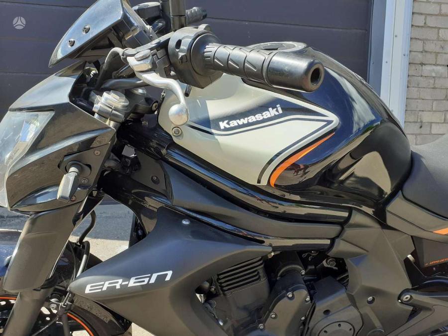 Black Kawasaki ER 2016 in Panevezys, with an engine capacity of 0.65 L and mileage of 45 thousand km for 3550 €, photo 13 on AUTOMOTO.COM.LV