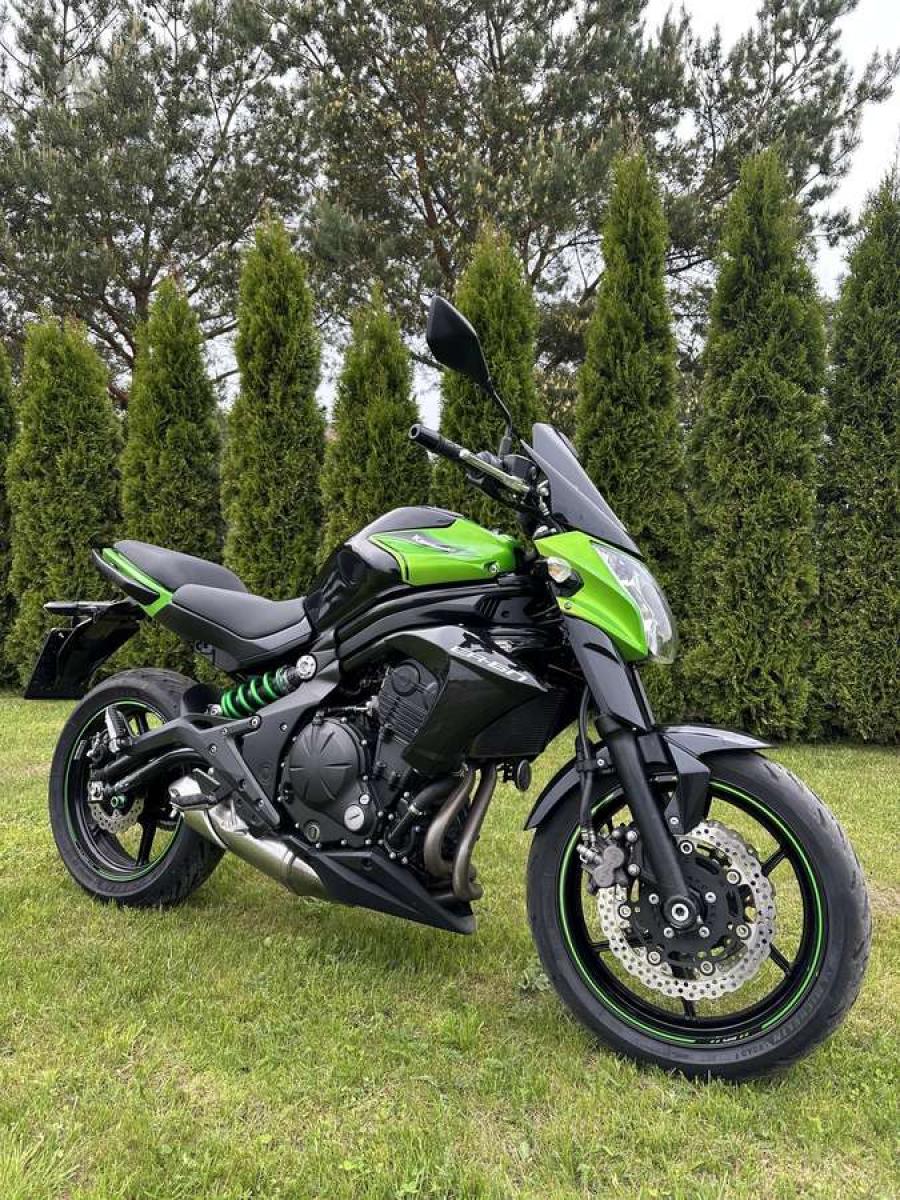 Black Kawasaki ER 2016 in Sirvintos, with an engine capacity of 0.65 L and mileage of 17 thousand km for 3350 €, photo 7 on AUTOMOTO.COM.LV