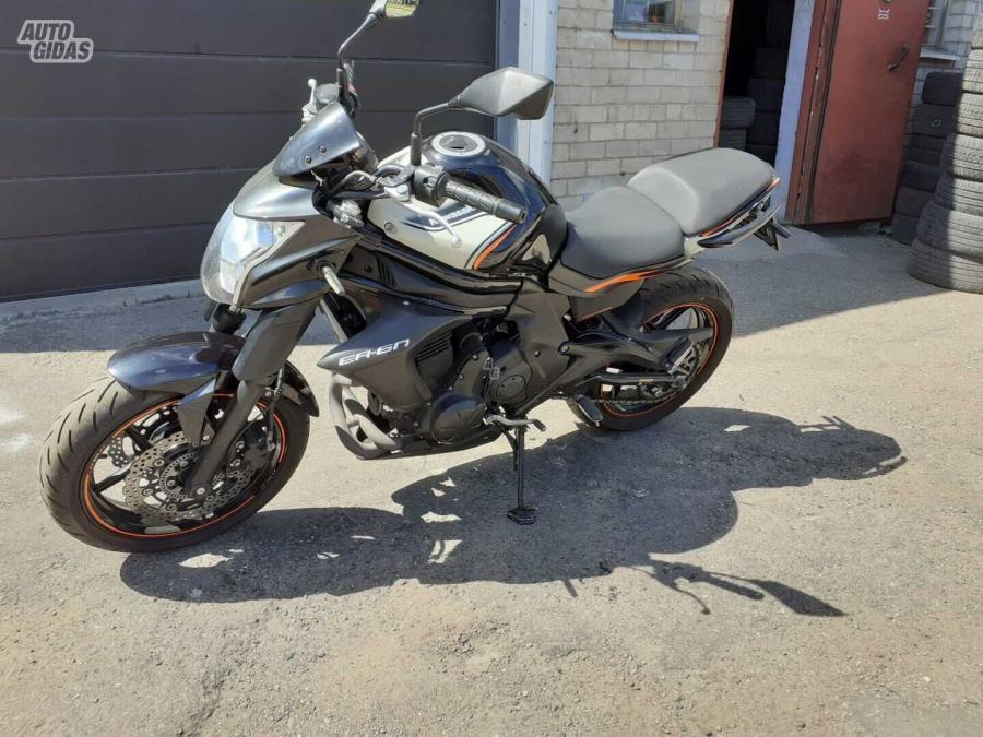 Black Kawasaki ER 2016 in Panevezys, with an engine capacity of 0.65 L and mileage of 45 thousand km for 3450 €, photo 3 on AUTOMOTO.COM.LV