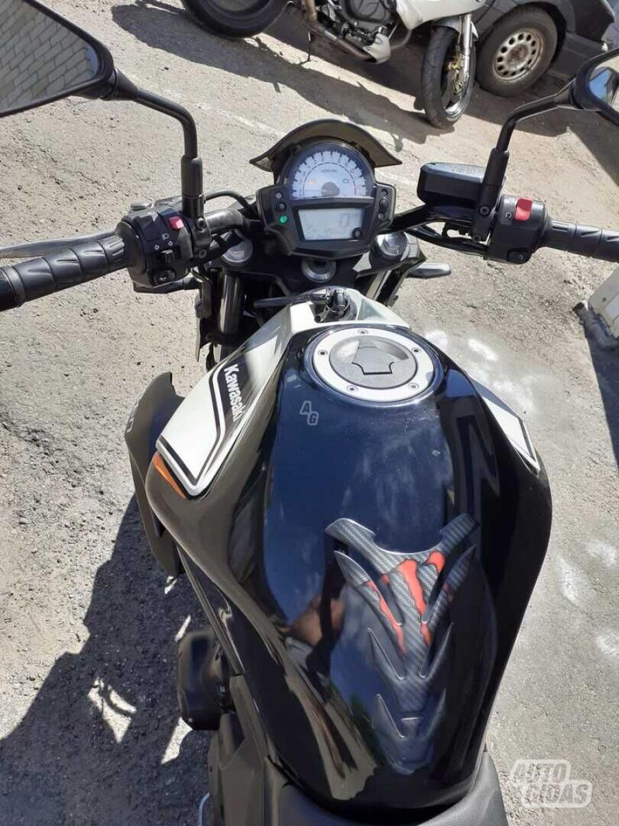 Black Kawasaki ER 2016 in Panevezys, with an engine capacity of 0.65 L and mileage of 45 thousand km for 3450 €, photo 4 on AUTOMOTO.COM.LV