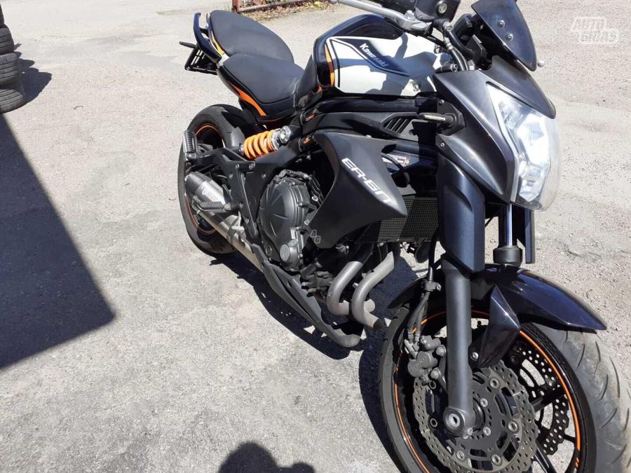 Black Kawasaki ER 2016 in Panevezys, with an engine capacity of 0.65 L and mileage of 45 thousand km for 3450 €, photo 6 on AUTOMOTO.COM.LV