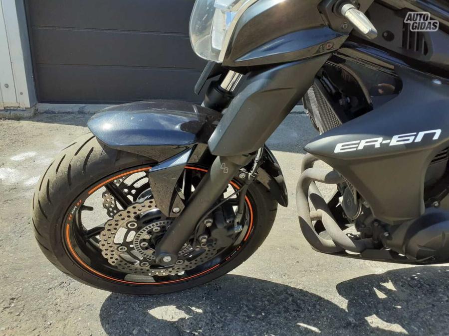 Black Kawasaki ER 2016 in Panevezys, with an engine capacity of 0.65 L and mileage of 45 thousand km for 3450 €, photo 13 on AUTOMOTO.COM.LV