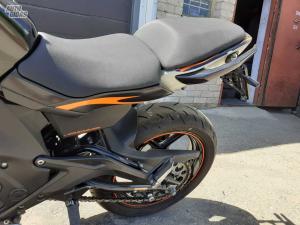 Black Kawasaki ER 2016 in Panevezys, with an engine capacity of 0.65 L and mileage of 45 thousand km for 3450 €, photo 14 on AUTOMOTO.COM.LV