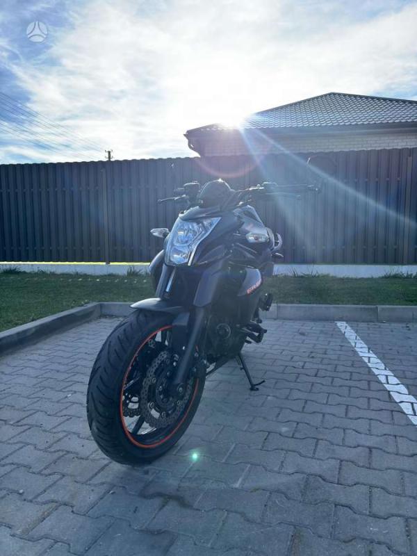 Black Kawasaki ER 2016 in Kretinga, with an engine capacity of 0.65 L and mileage of 13 thousand km for 4000 €, photo 2 on AUTOMOTO.COM.LV