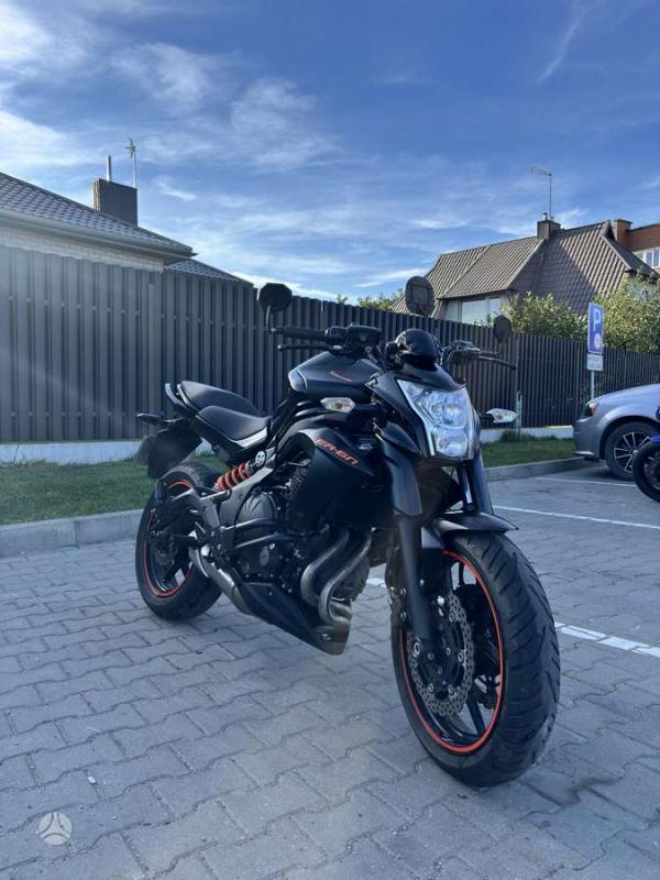 Black Kawasaki ER 2016 in Kretinga, with an engine capacity of 0.65 L and mileage of 13 thousand km for 4000 €, photo 3 on AUTOMOTO.COM.LV