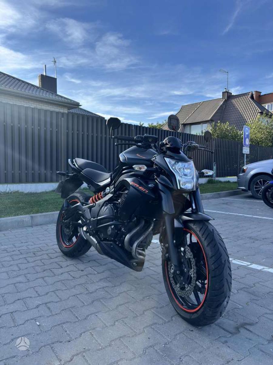 Melns Kawasaki ER 2016 Kretinga, ar dzinēja tilpumu 0.65 L un nobraukumu 13 tūkst. km par 4000 €, foto 4 vietnē AUTOMOTO.COM.LV