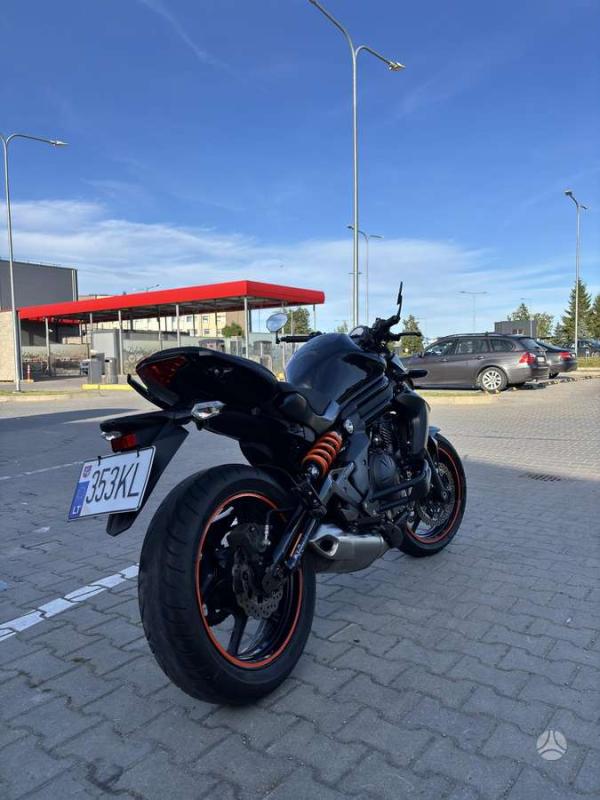 Black Kawasaki ER 2016 in Kretinga, with an engine capacity of 0.65 L and mileage of 13 thousand km for 4000 €, photo 4 on AUTOMOTO.COM.LV
