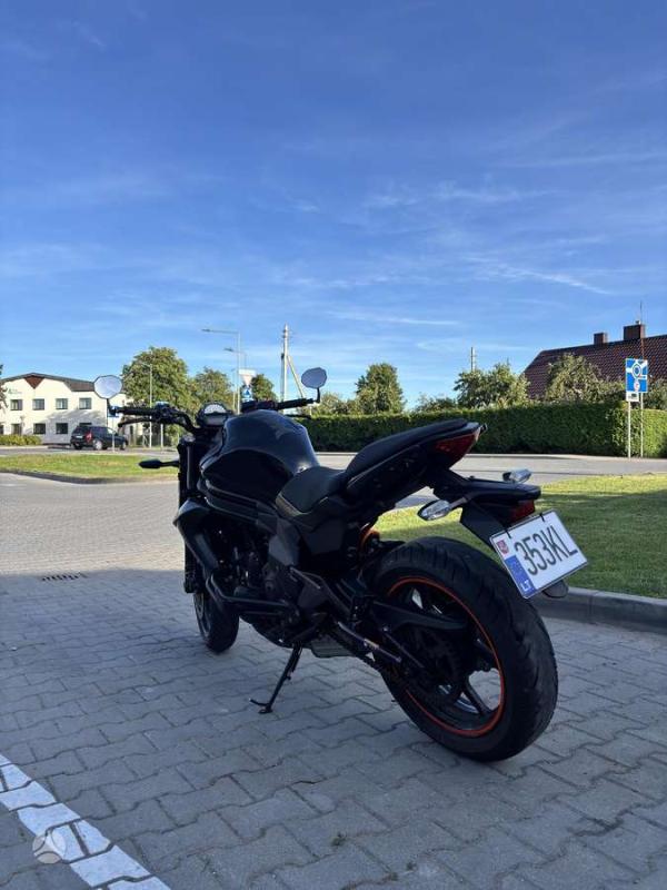Black Kawasaki ER 2016 in Kretinga, with an engine capacity of 0.65 L and mileage of 13 thousand km for 4000 €, photo 5 on AUTOMOTO.COM.LV