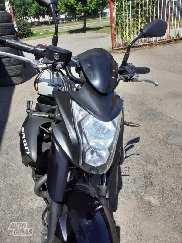 Kawasaki ER 2016 in Panevezys on AUTOMOTO.COM.LV Black Kawasaki ER 2016 in Panevezys, with an engine capacity of 0.65 L and mileage of 45 thousand km for 3400 €, photo 7 on AUTOMOTO.COM.LV
