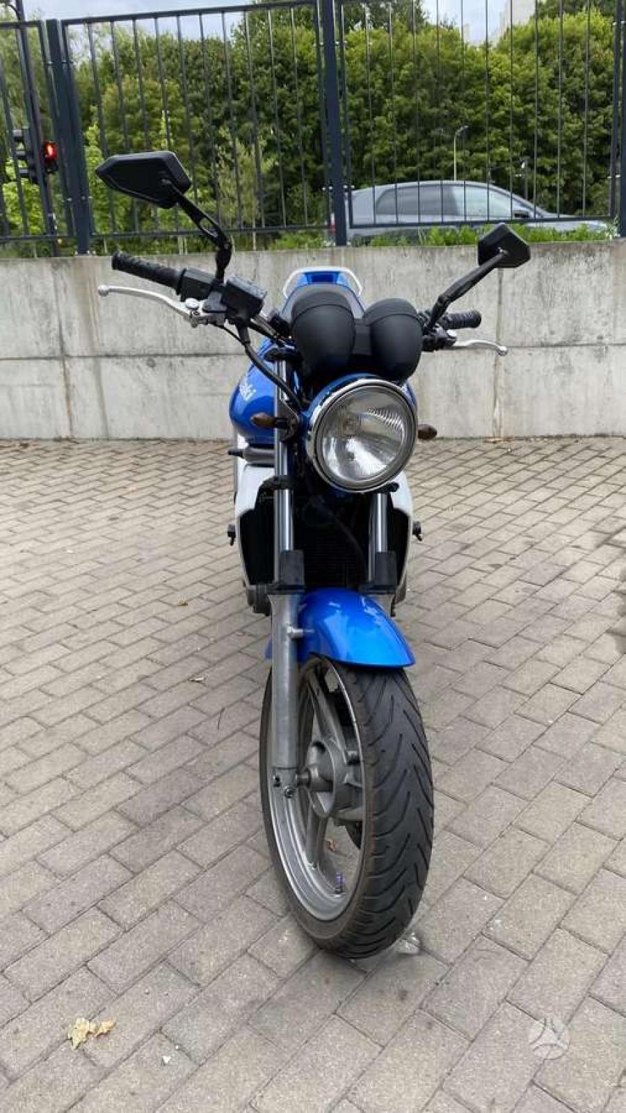 Blue Kawasaki ER 2003 in Vilnius, with an engine capacity of 0.50 L and mileage of 50 thousand km for 1250 €, photo 4 on AUTOMOTO.COM.LV