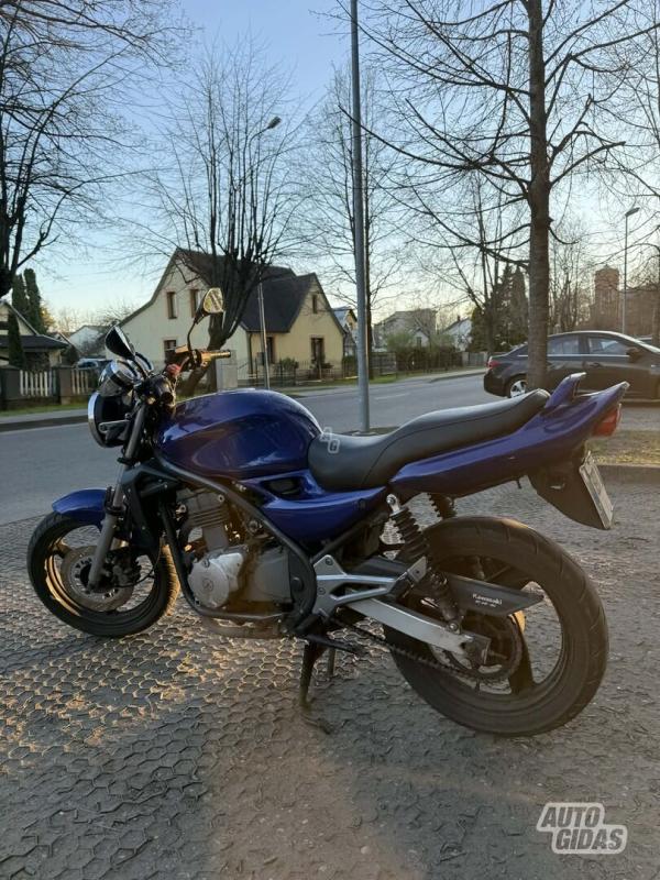 Blue Kawasaki ER 2004 in Mazeikiai, with an engine capacity of 0.50 L and mileage of 57 thousand km for 1300 €, photo 5 on AUTOMOTO.COM.LV