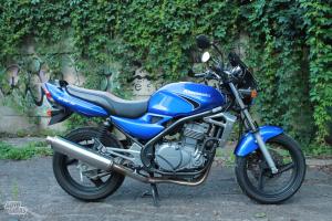 Zils Kawasaki ER 2006 Viļņa, ar dzinēja tilpumu 0.50 L un nobraukumu 25 tūkst. km par 1650 €, foto  vietnē AUTOMOTO.COM.LV