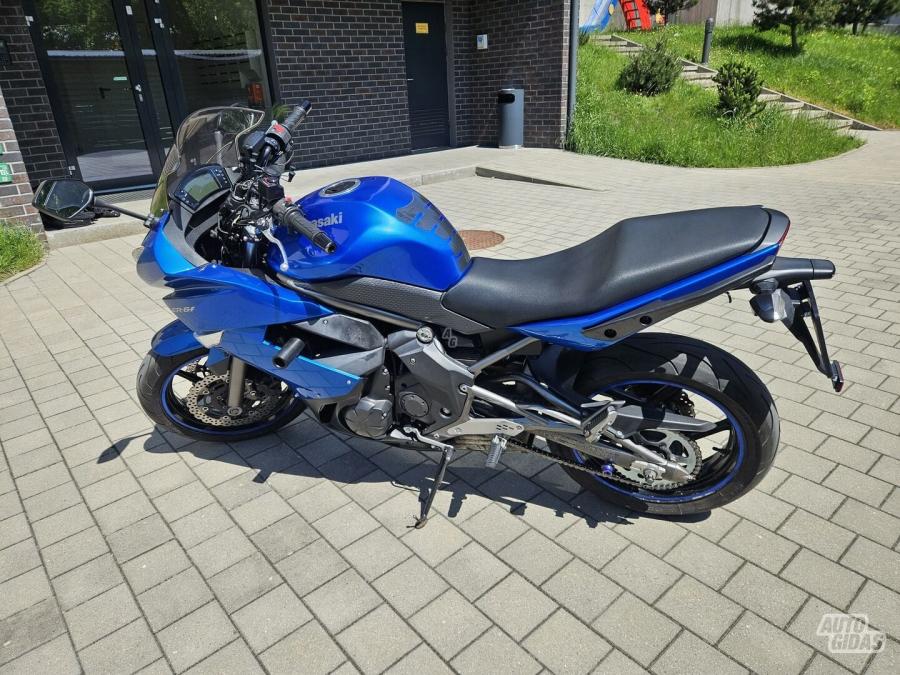 Blue Kawasaki ER 2009 in Vilnius, with an engine capacity of 0.65 L and mileage of 40 thousand km for 2500 €, photo 4 on AUTOMOTO.COM.LV