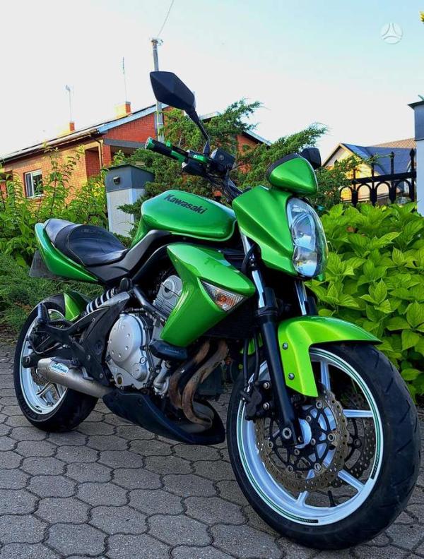 Green Kawasaki ER 2008 in Pasvalys, with an engine capacity of 0.65 L and mileage of 65 thousand km for 2050 €, photo 4 on AUTOMOTO.COM.LV