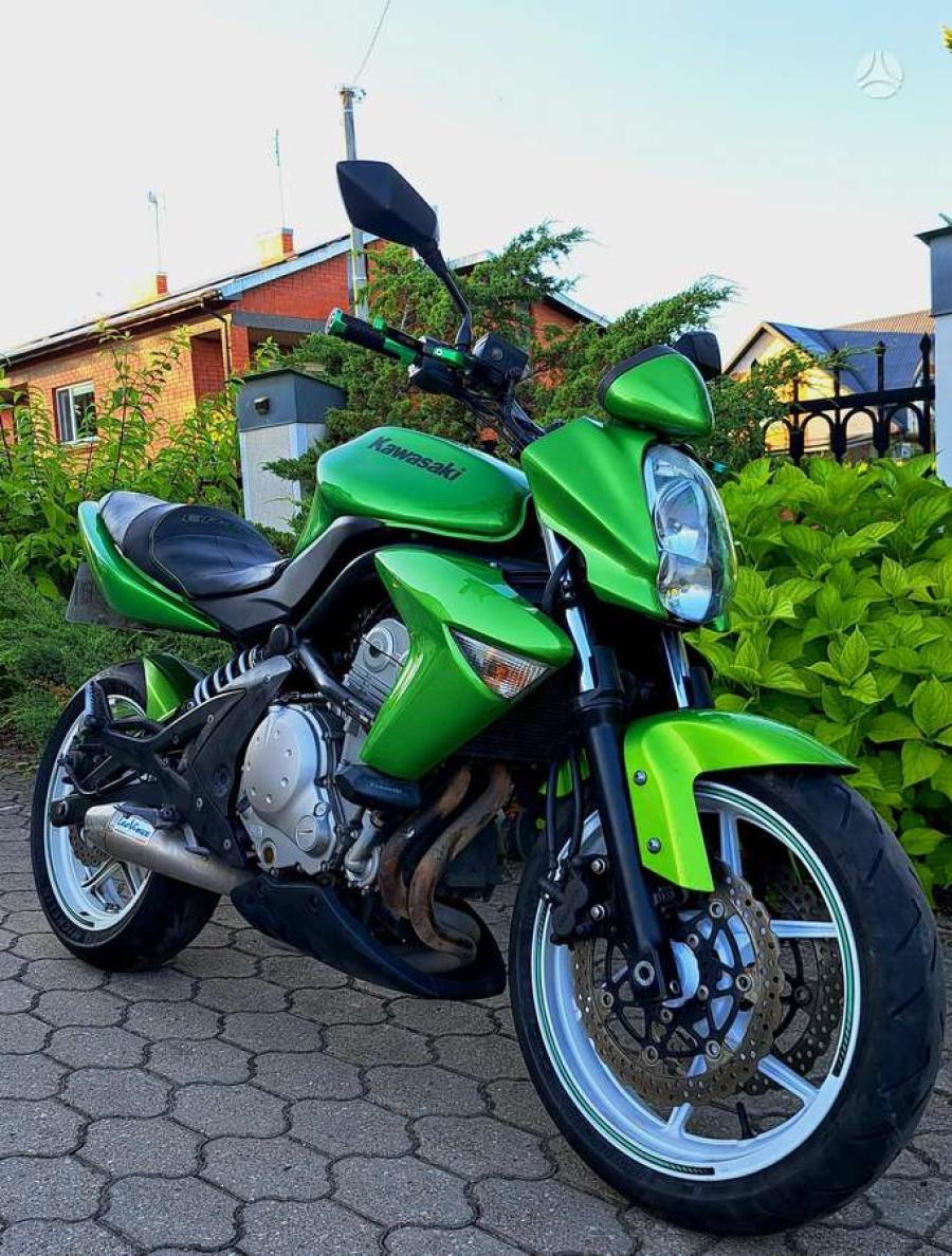 Green Kawasaki ER 2008 in Pasvalys, with an engine capacity of 0.65 L and mileage of 65 thousand km for 2050 €, photo 4 on AUTOMOTO.COM.LV